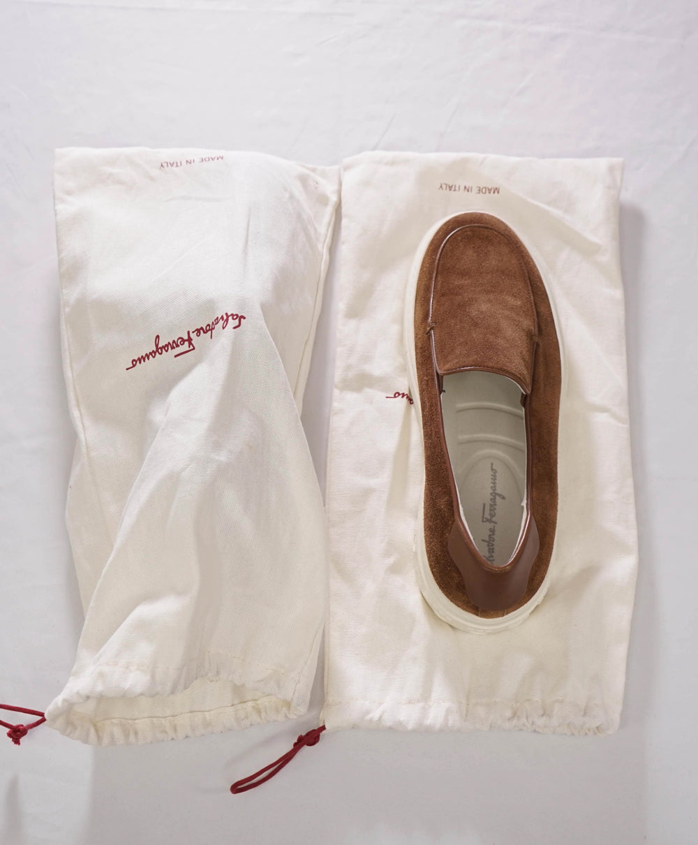 $750 FERRAGAMO - Brown Logo Heel Suede Boat Shoe Loafers - 7.5 M
